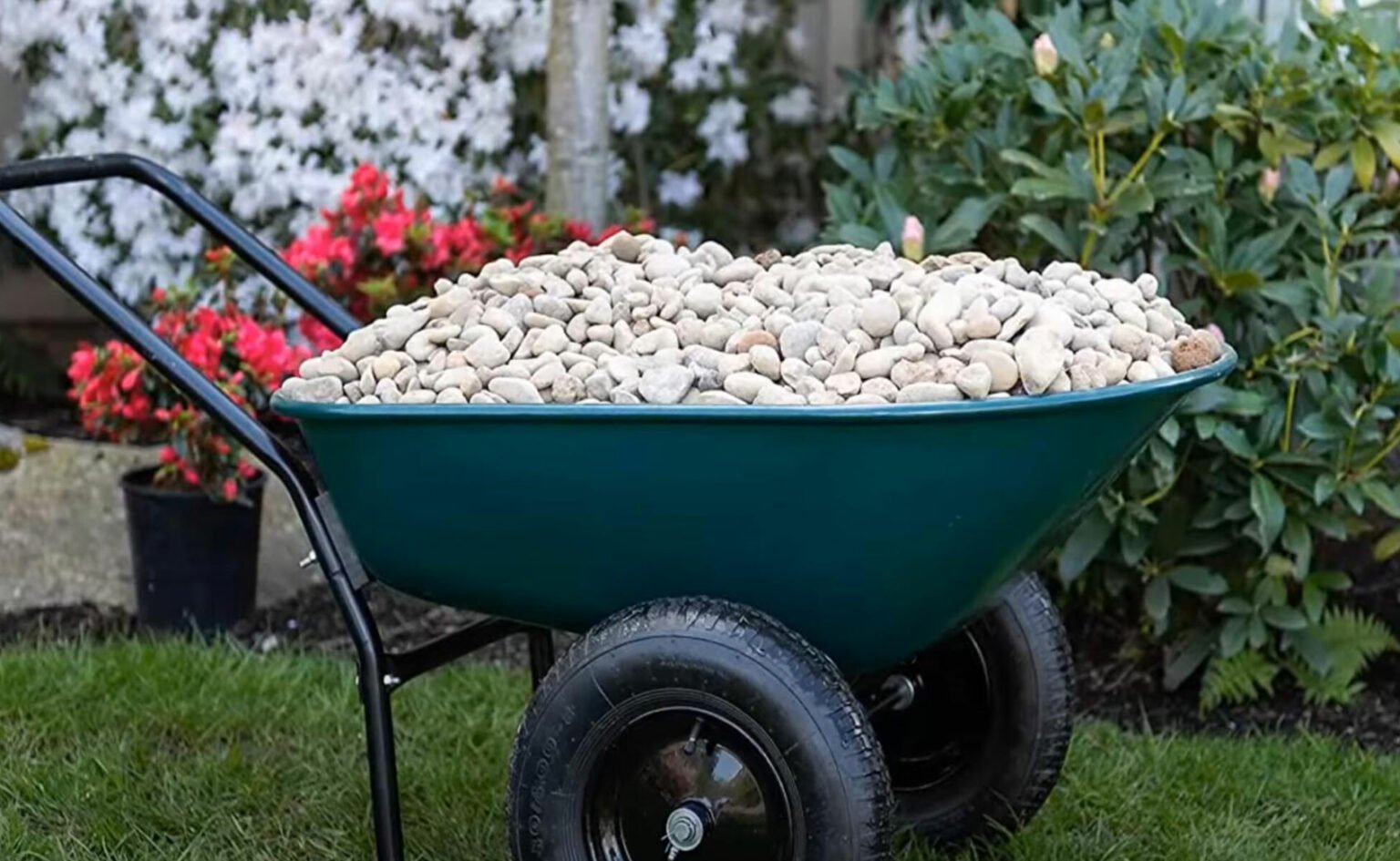 4 Types Of Construction Wheelbarrows: Which One Is Best