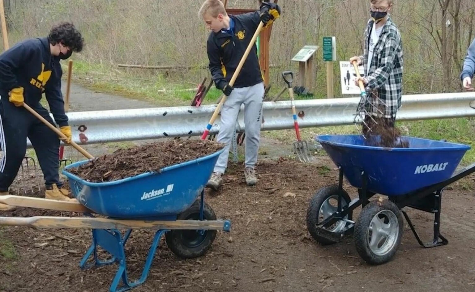 4 Types Of Construction Wheelbarrows: Which One Is Best