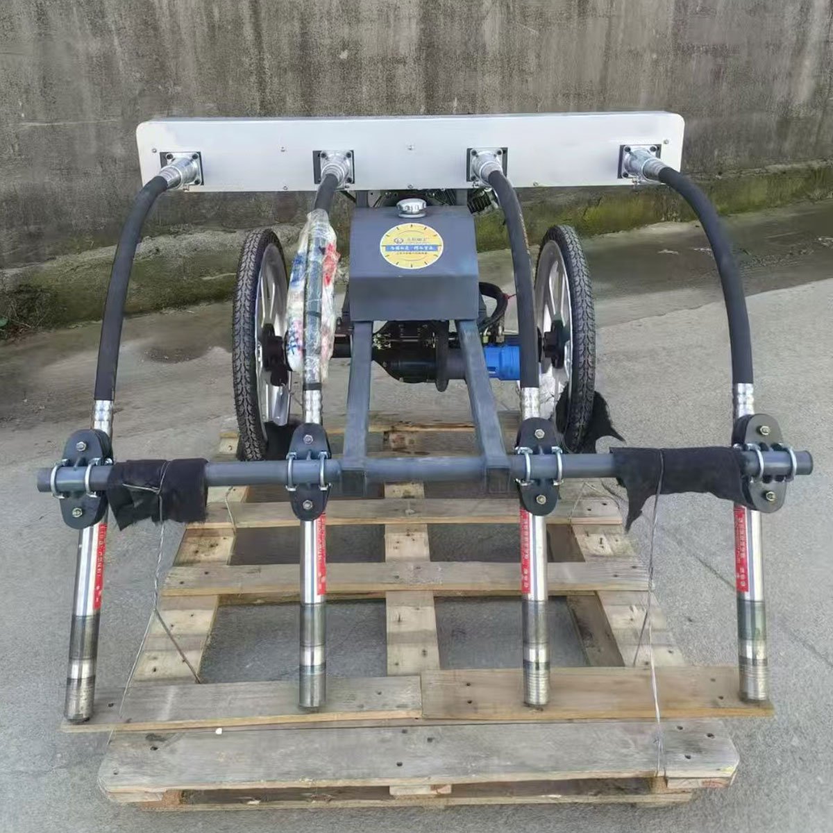 Automatic Concrete Vibrator Machine (Hydraulic Walking / 1.5m Effective ...